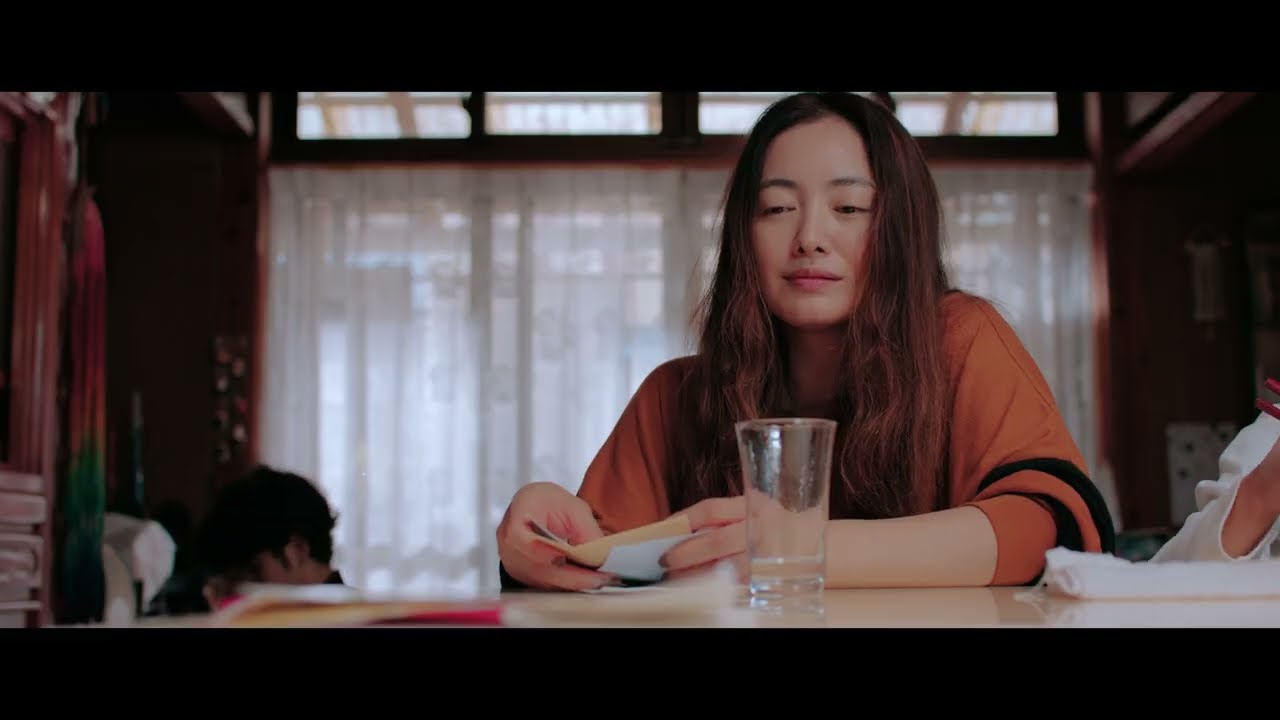 仲間由紀恵×堤幸彦が14年ぶり再タッグ！映画『STEP OUT にーにーのニライカナイ』特報 - TKHUNT
