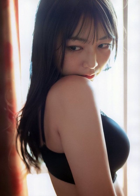 【画像】程よいお胸と腹筋がエッチな北野日奈子ちゃんwwwwwwwwww - TKHUNT