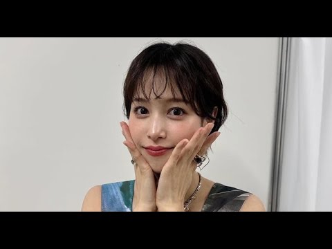 B1- 1児の母・鷲見玲奈、背中ざっくりワンピースで抜群スタイル披露「綺麗なお背中shot」「美しい」 - TKHUNT