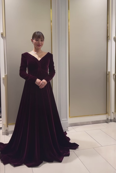 【画像】妊娠中の石原さとみさん(38)wwwwwwwww - TKHUNT