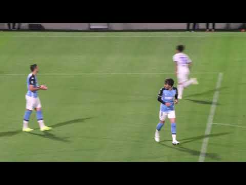 ジュビロ磐田 渡邉りょう選手 にロングパスが通るも大きく外してしまう VS 大分トリニータ 2025/4/25 J2リーグ 第11節 ヤマハスタジアム - TKHUNT