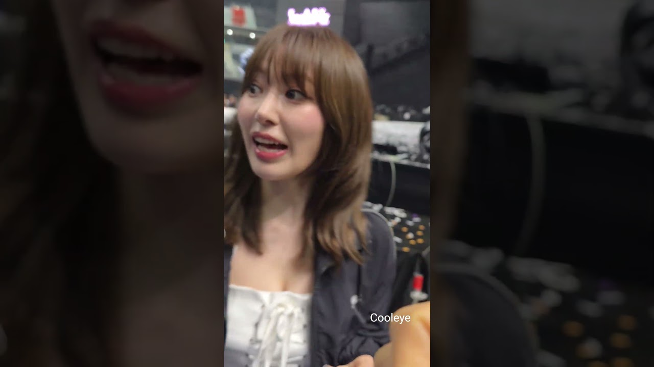 EASY CRAZY HOT IN INCHEON Day 1. Meet & Greet #LE_SSERAFIM #르세라핌 #宮脇咲良 #사쿠라 #SAKURA #ックラ ...