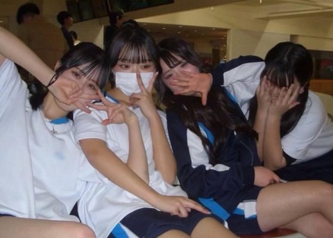 【画像】一軍JKと遊べなかった弱男、一生コンプレックスを抱えてしまうwwwwwwwwww - TKHUNT