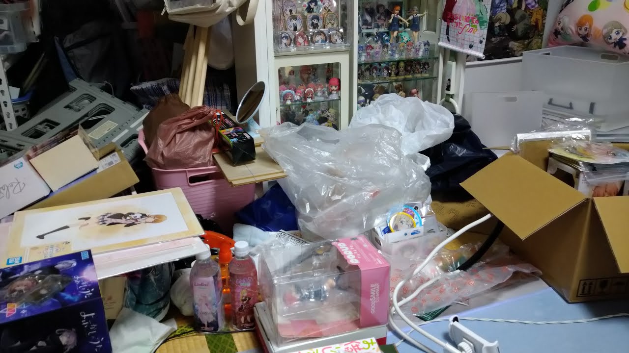 さすがに散らかりすぎなのでアニメグッズ整理掃除を垂れ流し！前編 23:30まで - TKHUNT