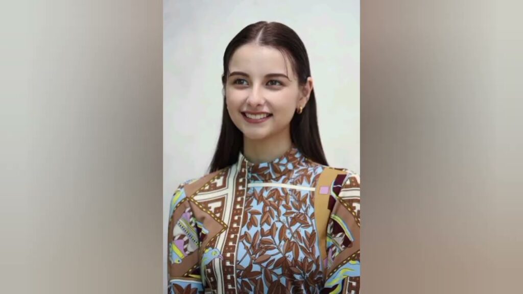 「ちはやふる」で話題・嵐莉菜、黒髪姿で雰囲気ガラリ「別人級」「誰かと思った」と反響3コメント3件 - TKHUNT