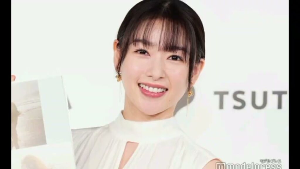 🌸 桜井日奈子、白ワンピ×ポニーテで大人可愛さ全開！ネット騒然💖👀 - TKHUNT